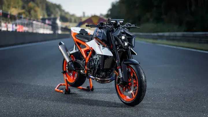 2026 KTM 990 Duke R Unveiled With More Power, WP Apex Suspension | Motar
